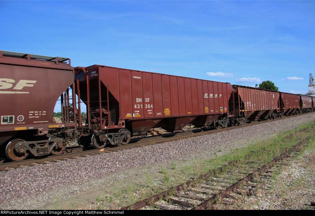 BNSF 2 Bay Covered Hopper